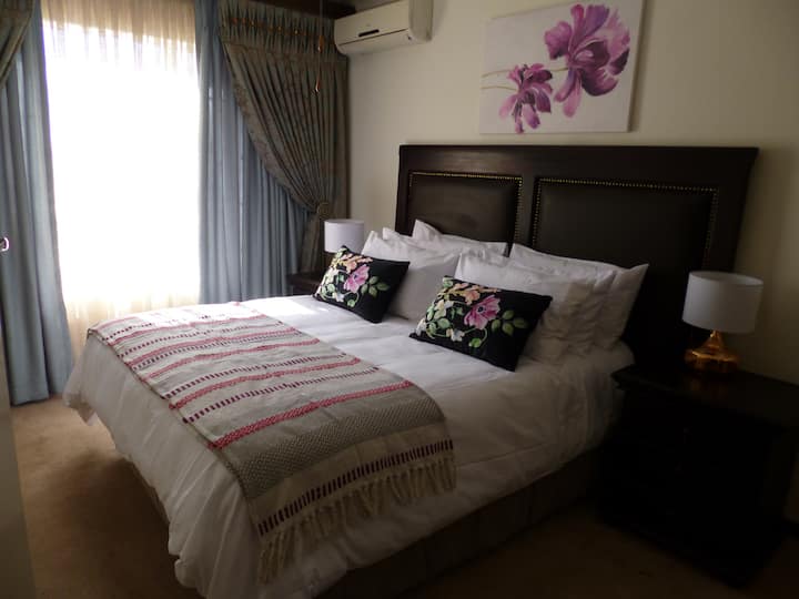 82 On Spata Is Your Comfortable Home In Centurion - Centurion