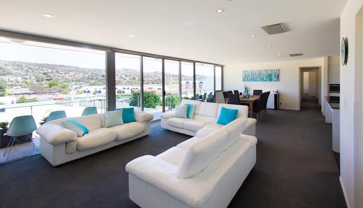 Luxurious, central 4 bedroom penthouse apartment - Serviced apartments ...