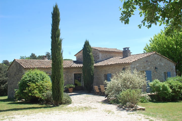 Chambre Et Salle D'eau Privative à Gordes Piscine - Gordes, Francia