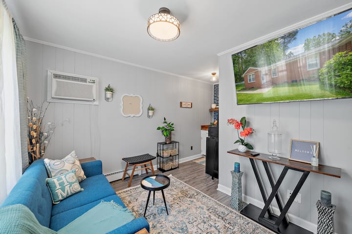 Guest Suite With Private Entrance & Bathroom - Suffolk, VA
