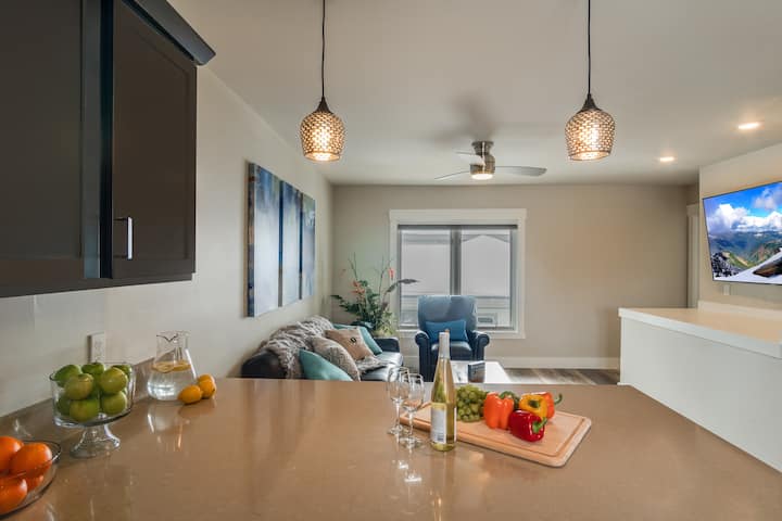 Charming Condo Close To Bike Trails And Near Lake! - Sandpoint, ID