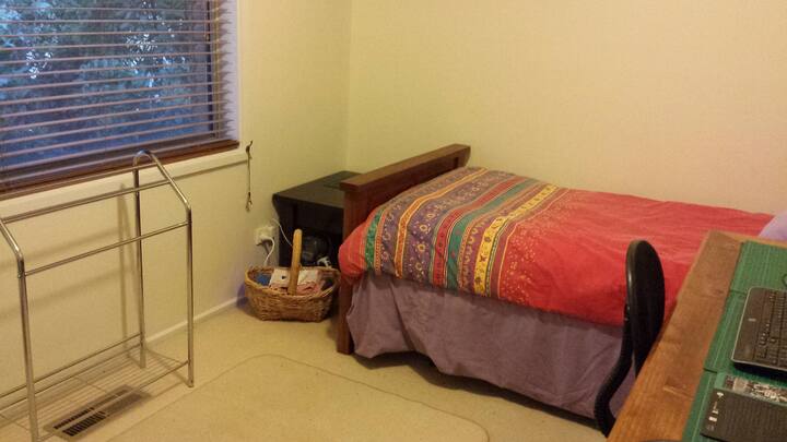 Cosy And Comfortable. - Canberra