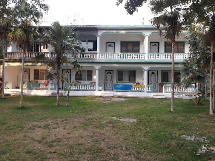 Grassroots Appartments 4 - Negril