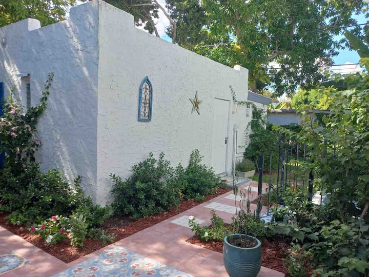 Calle Ocho Cottage - Miami