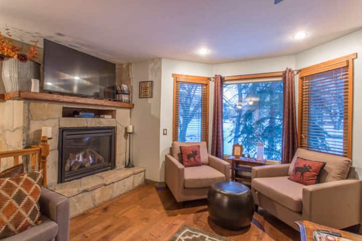 Walk To Ski Lifts | 3bd Old Town Condo + Hot Tub - Park City, UT