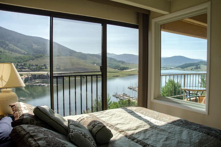 Top Floor, Beautiful Lakeside Condo - Dillon, CO