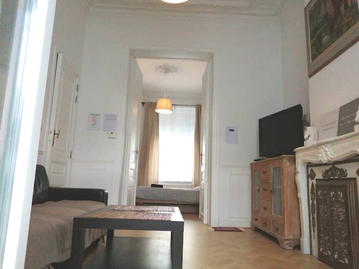 Nice Apartment & Terrace 5 Min To Centrum - Bruselas, Bélgica