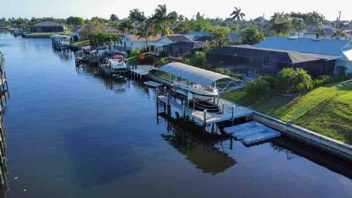 “Cape Paradise”waterfront.gulfacc.jcuzi.heat Pool. - Cape Coral, FL