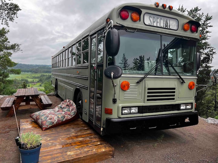 Bus Du Gite Du Haut Des Arbres - Saguenay