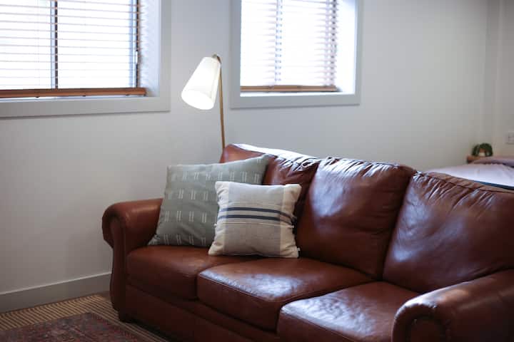 Beautiful & Convenient Studio Apartment - Rapid City, SD
