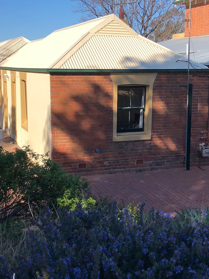 Lovely Secluded Studio In Bathurst Cbd - Bathurst