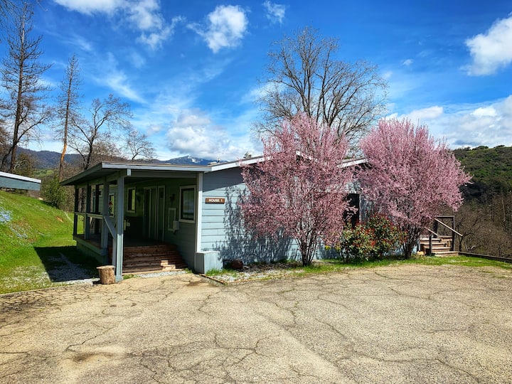 Sequoia Resort- House 1 "Lakeview" - California