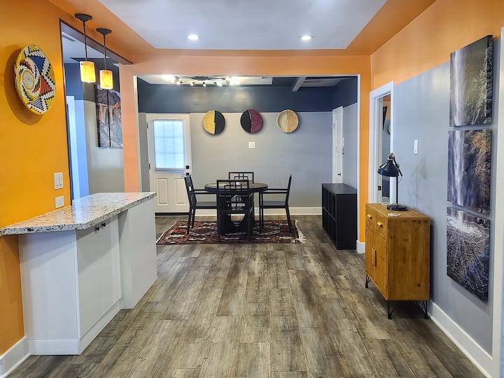 Stay Near Stadium, Contemporary 2 Bed 2 Bath - Hawthorne