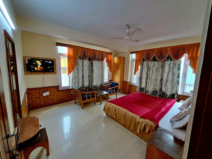 Budget Friendly Mall Road 4 Bed Snow Mountain - Manali