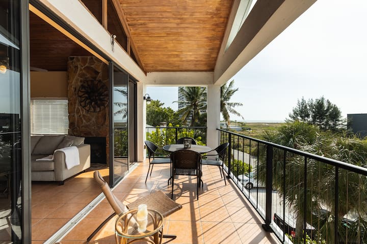 Penthouse Mermaid Villa - Siesta Key, FL