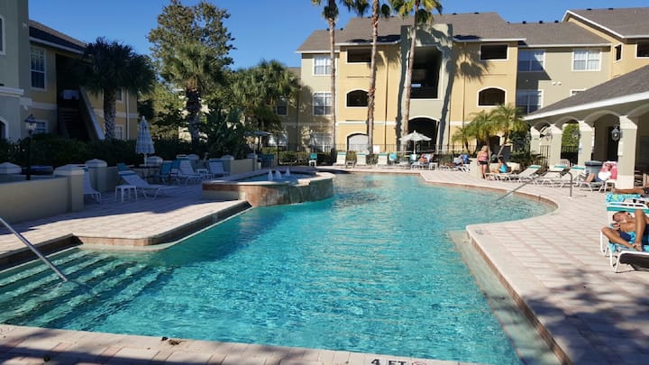 Beautiful Cozy Condo 3 Miles Away Clearwater Beach - ラーゴ, FL