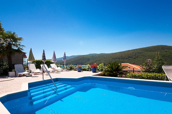 Lovely Apartment With Pool - Rabac