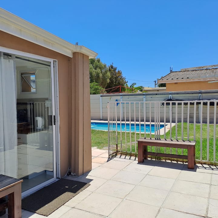 Cozy Room With Tandem Parking, Goodwood, Cape Town - 케이프타운