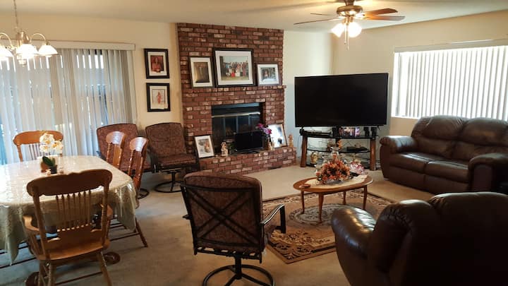 Big Cozy Room In A Very Nice Relaxing Home, Tv - Santa Maria, CA