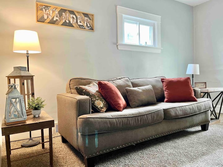 Spacious 2 Bedroom Cle Apartment W/ Wd - Cleveland, OH