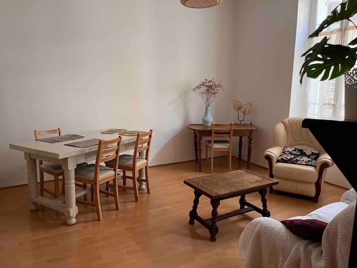 P3. 70m2  Centre Ville - Avignon