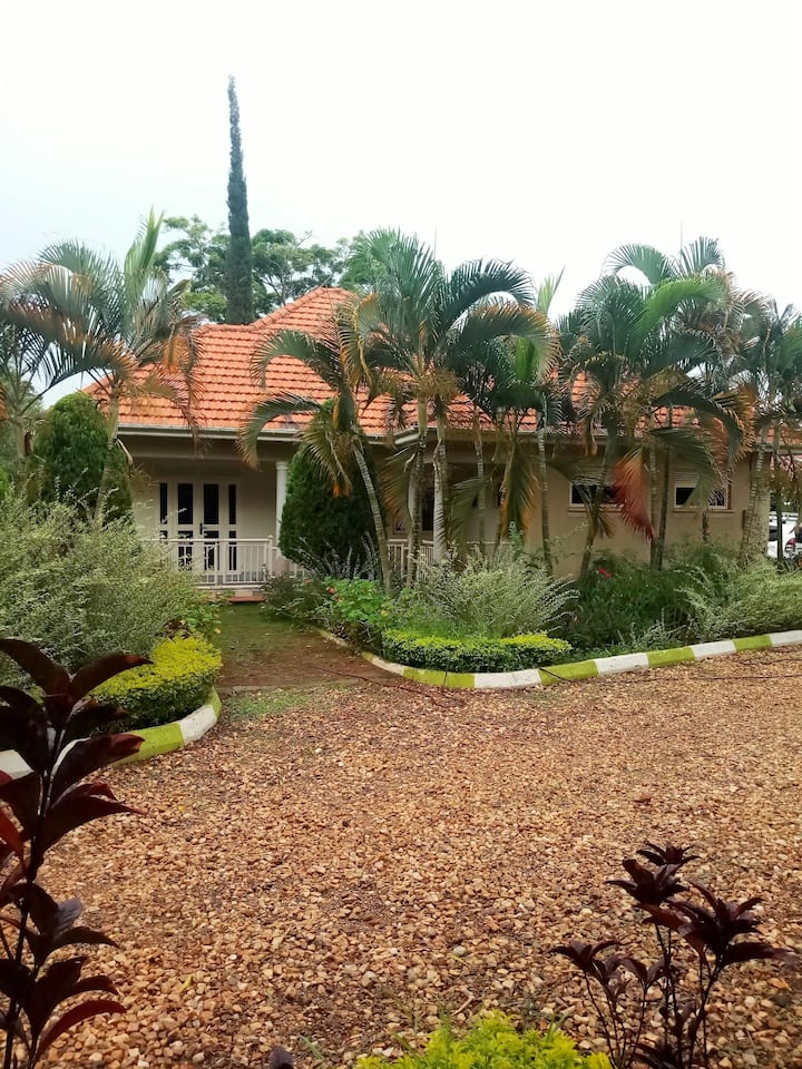 Katikamu Ferienwohnungen & Unterkünfte - Central Region, Uganda | Airbnb