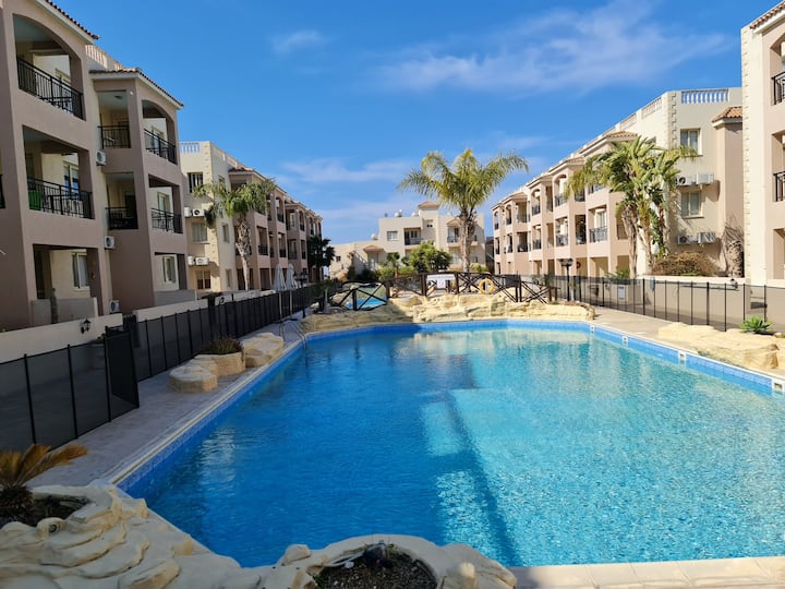 Front Pool Garden Apartment - Paphos