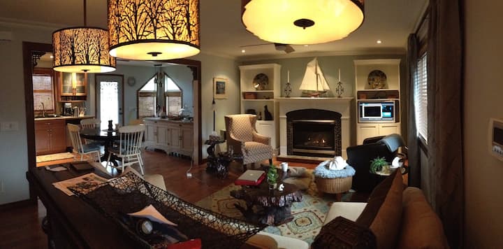Cozy Cottage Getaway - Sylvan Lake, AB