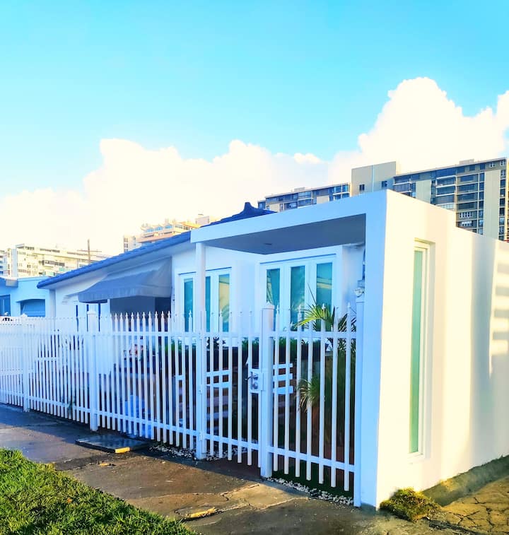 Red Door Zen / 5 Minutes From The Airport - Puerto Rico