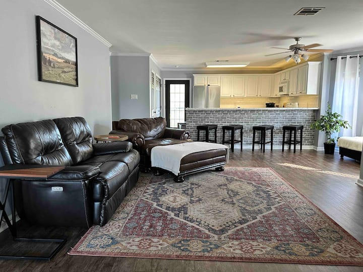 Cozy & Spacious 2b/2b Condo - Alexandria, LA