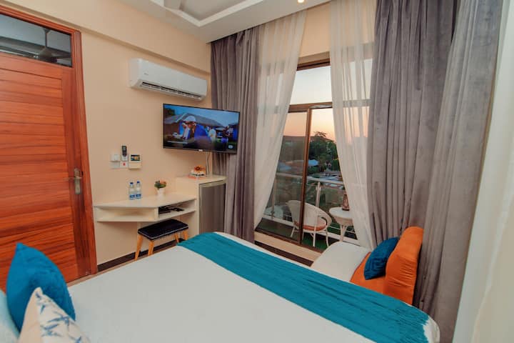 The Lavish Suite With Sunset View @Arikays Homes - Dar es Salam