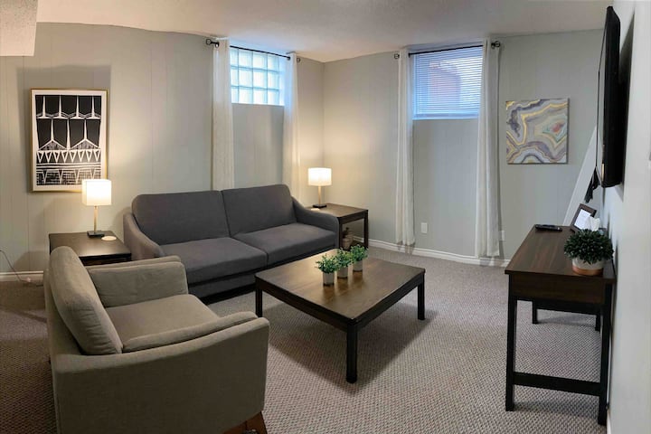 Guest Suite With Separate Entry/self Check-in - Regina