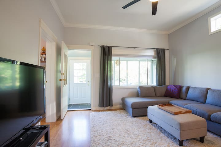 Lovely, Central, Victoria Home Dog Friendly! - Victoria