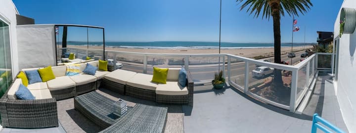 Charming Beachfront Cottage - Rio del Mar, CA