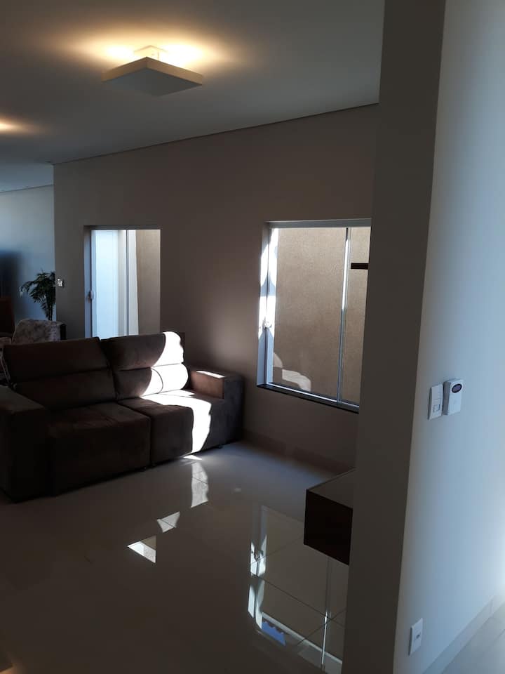 Casa Centro Perto Do Thermas. 3 Quartos Com Ar. - Olímpia