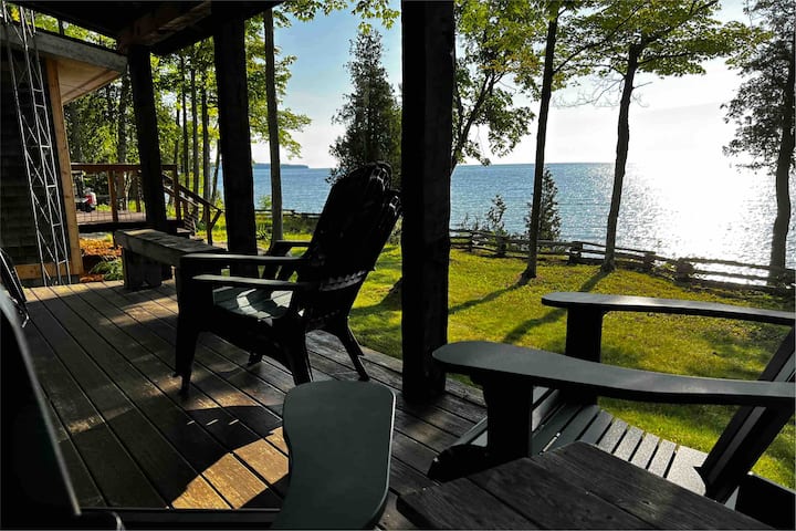Lakefront House With Sunrise + Expansive Views - Rock Island State Park, Washington