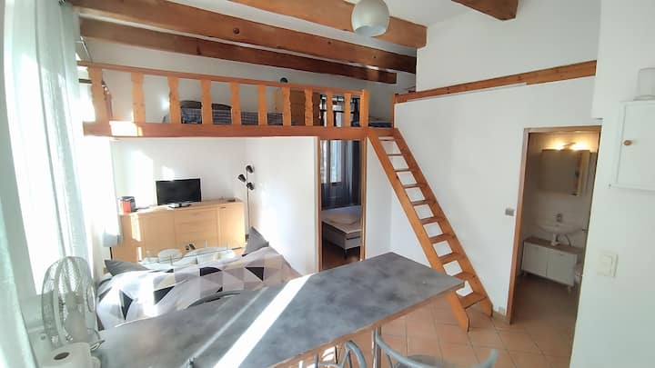 Appartement à Castellane 1 Chambre + Mezzanine - Marseille