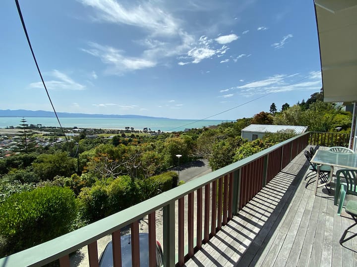 Eclectic Vibes & Stunning Sea Views Tahuna Hills - 里奇蒙