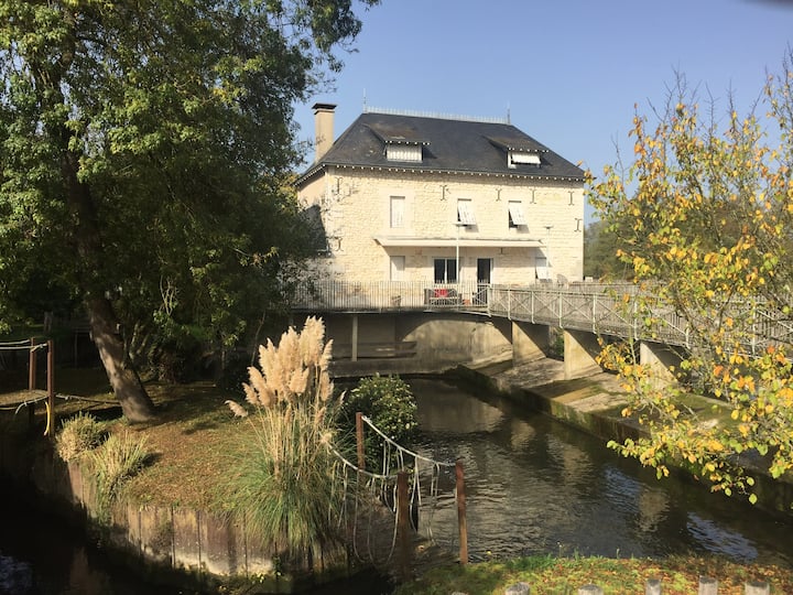 Un Moulin Dans Le Vouvray - Château-du-Loir