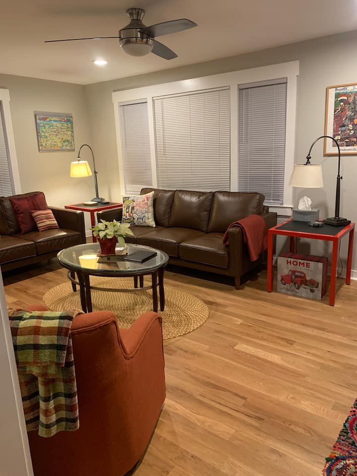 April Early Check In- 
Fenced Yard
Ecusta Trail - Hendersonville, NC