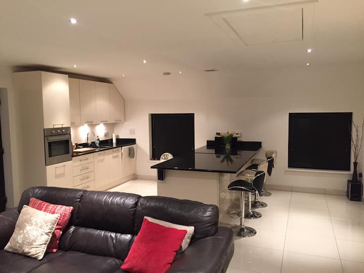 Modern Hillgrove Apt, Rural Area Near Coast & Town - Carrickfergus