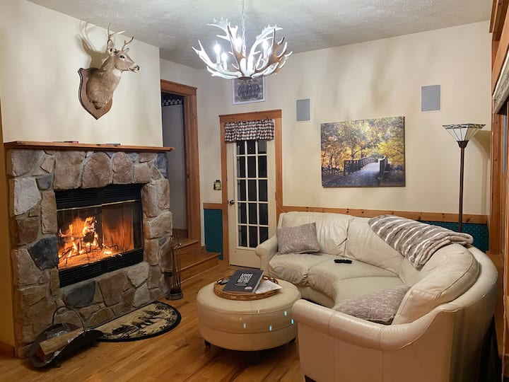 Poconos Private House W/ Hot Tub - Camelback - Tannersville, PA