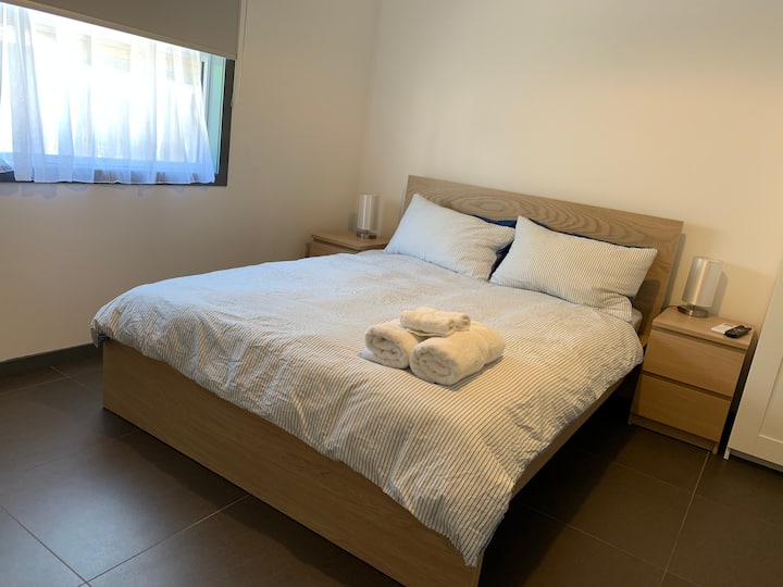 Room 5 -Large Room With Shared Bathroom - 布魯克林