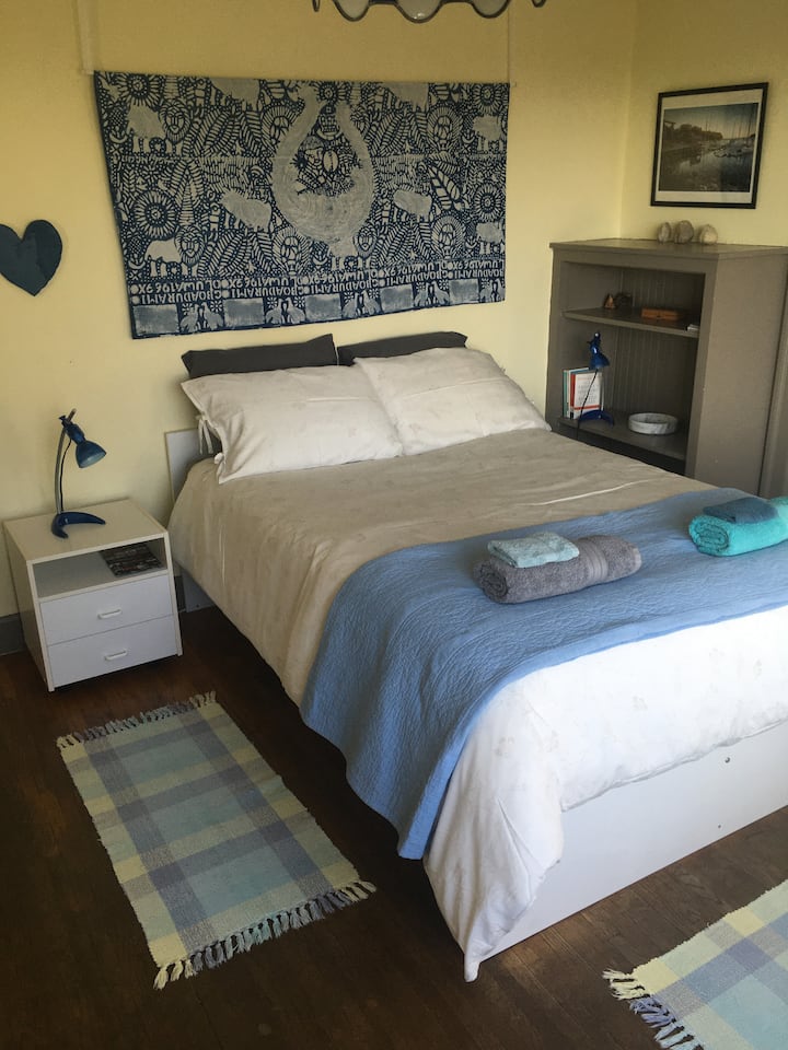 Blue Room With A View - Berkeley
