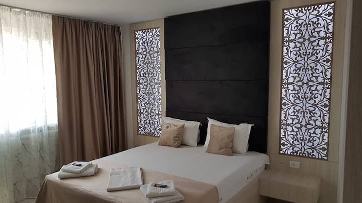 Cismigiu Park, 2 Bedr. Apartment, Next To Atheneum - Bucharest