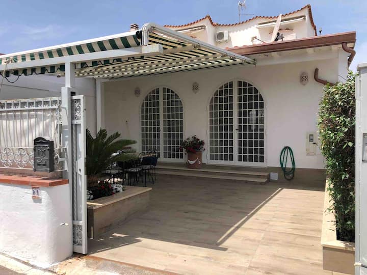 Villa Alcide De Gasperi Circeo 600mt Dal Mare - San Felice Circeo