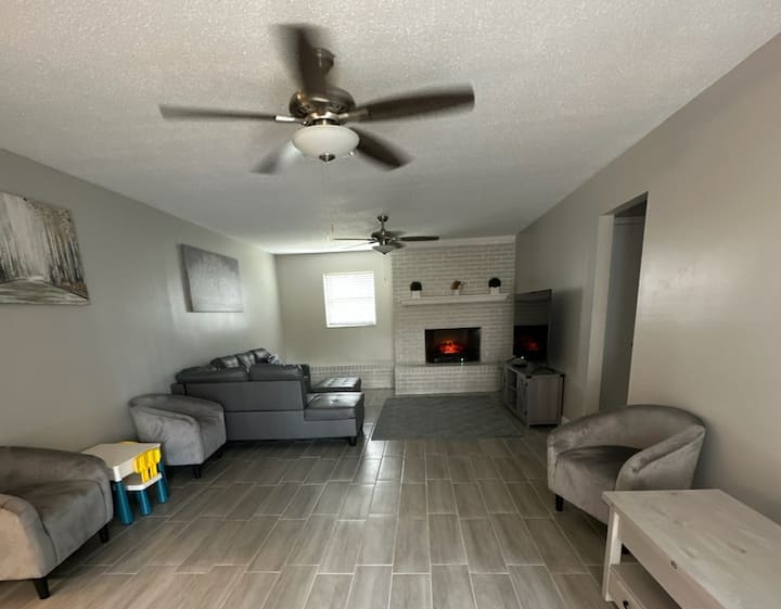 5 Bedroom Ac Home W/game Room Near Chain Of Lakes - Winter Haven
