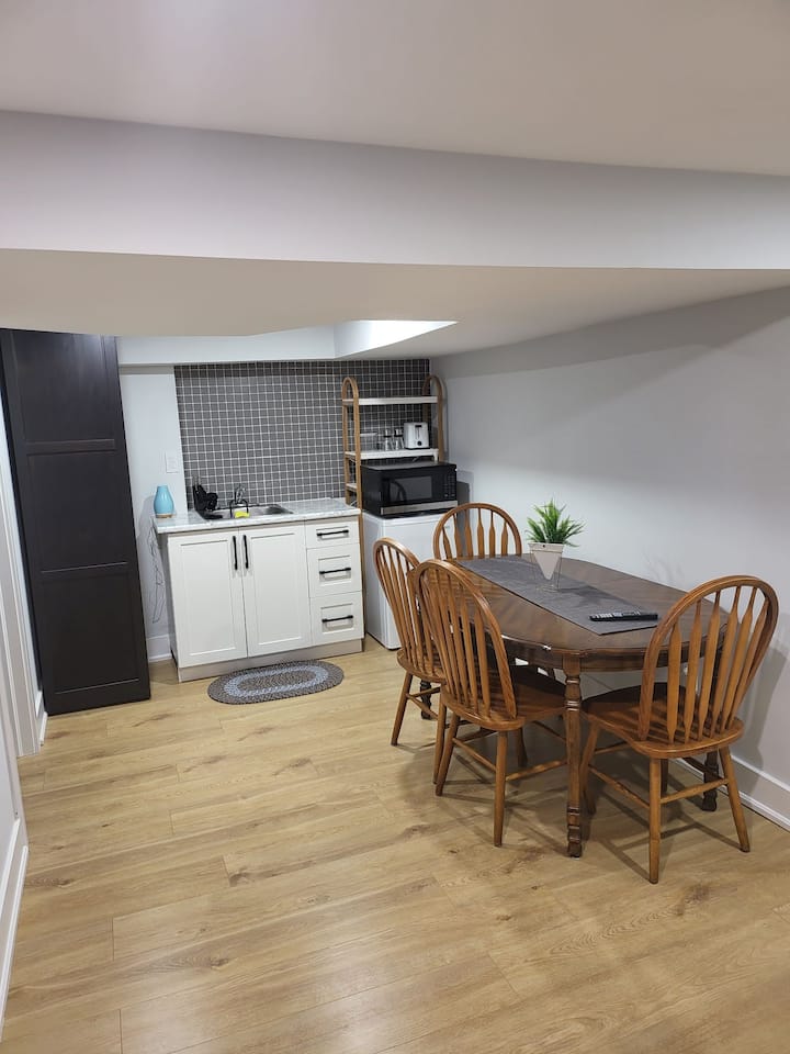 Cozy Two-bedroom Basement Suite - 哈密爾頓