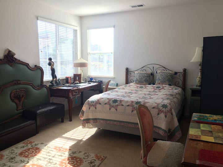 A Spacious Master Bedrm W/ A Private Bathrm - Marina, CA