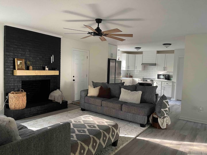 Oasis Country Room - Greensboro, NC